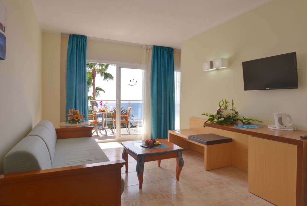 HOVIMA COOL COSTA ADEJE - ADULTS ONLY - VIE, Repülő - 8 nap / 7 éj ...