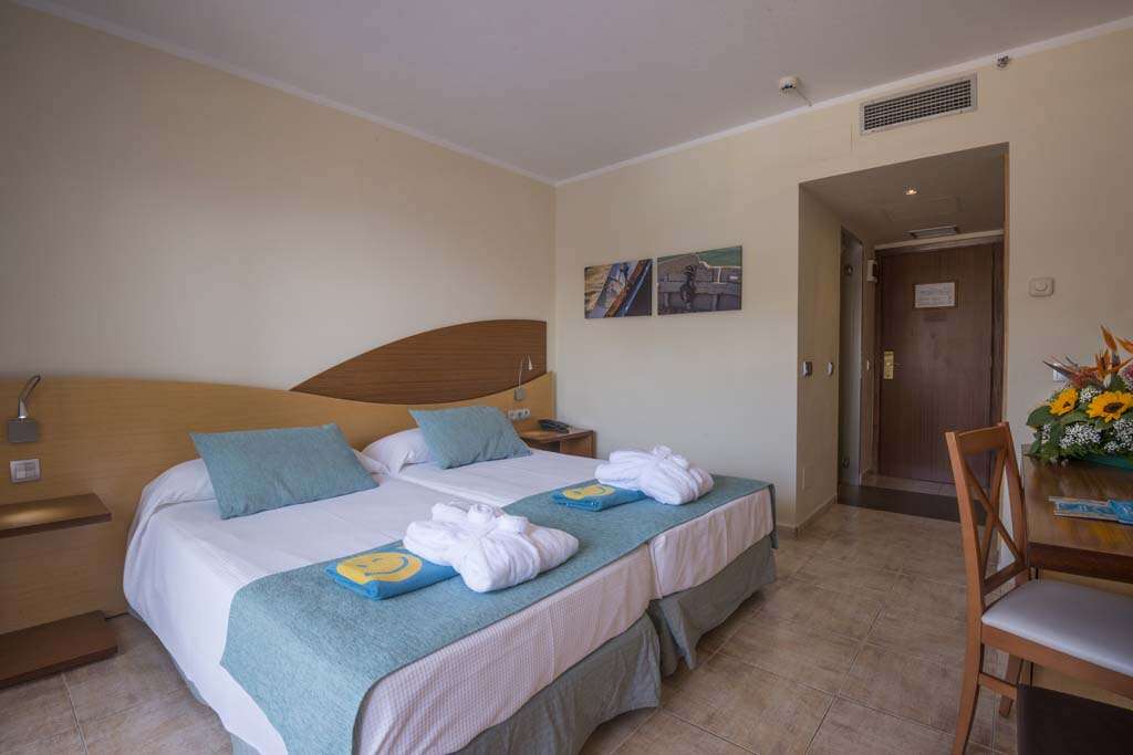 HOVIMA COOL COSTA ADEJE - ADULTS ONLY - VIE, Repülő - 8 nap / 7 éj ...