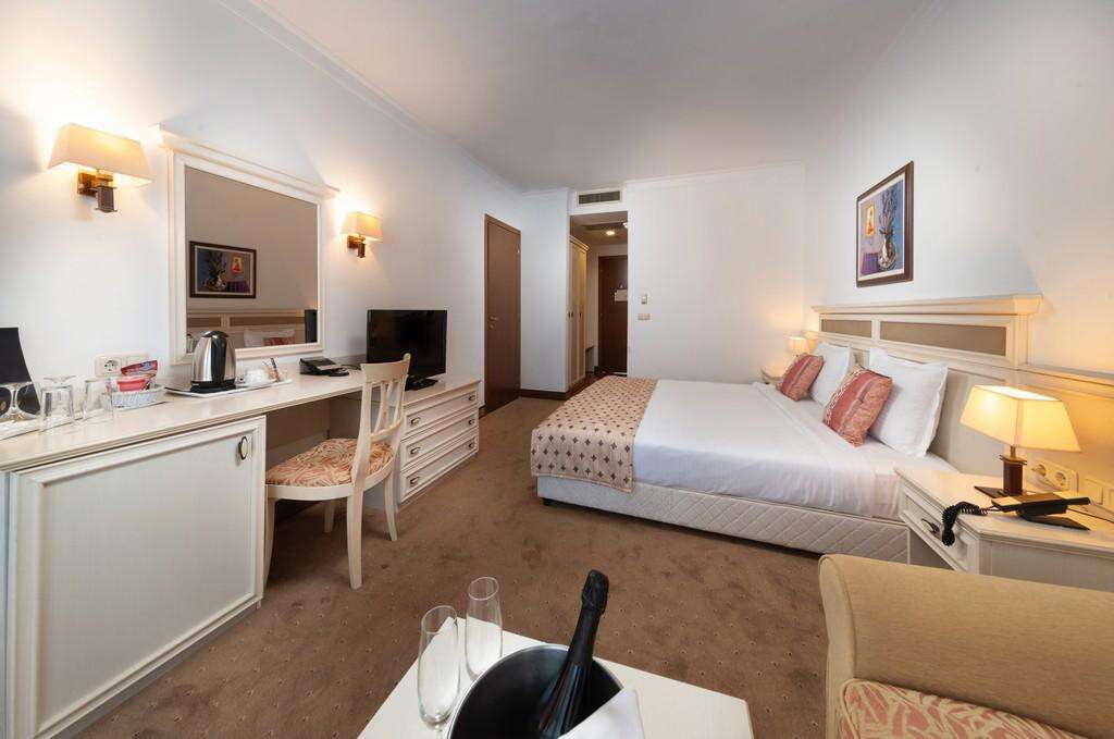 Royal Palace Helena Sands - BUDAPEST BUD, Repülő - 8 nap / 7 éj ...