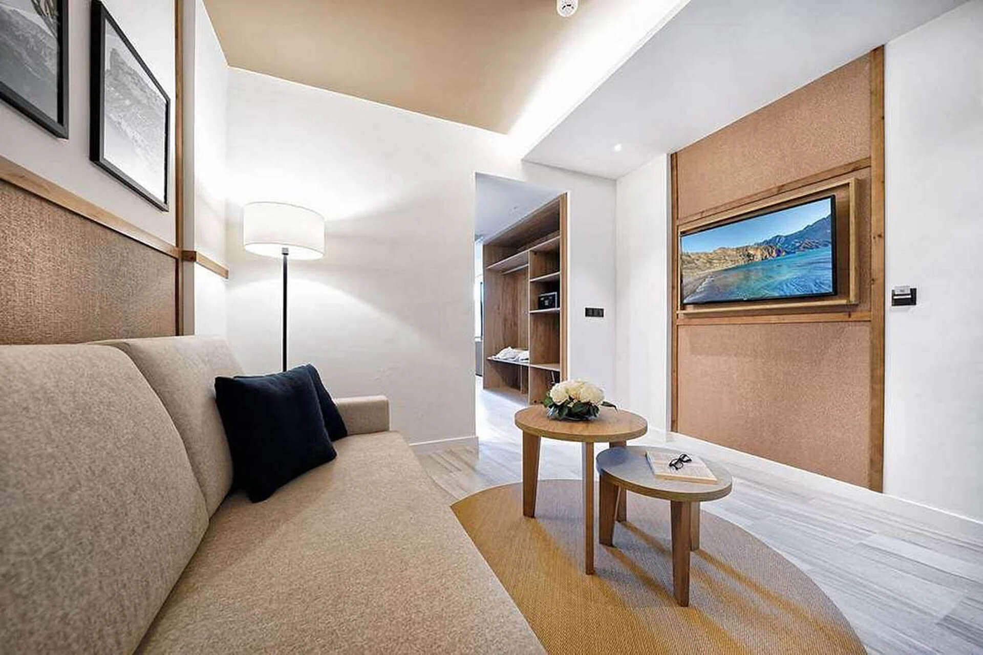 H10 COSTA MOGAN - BUD BUD, Repülő - 5 nap / 4 éj , menetrendszerinti ...