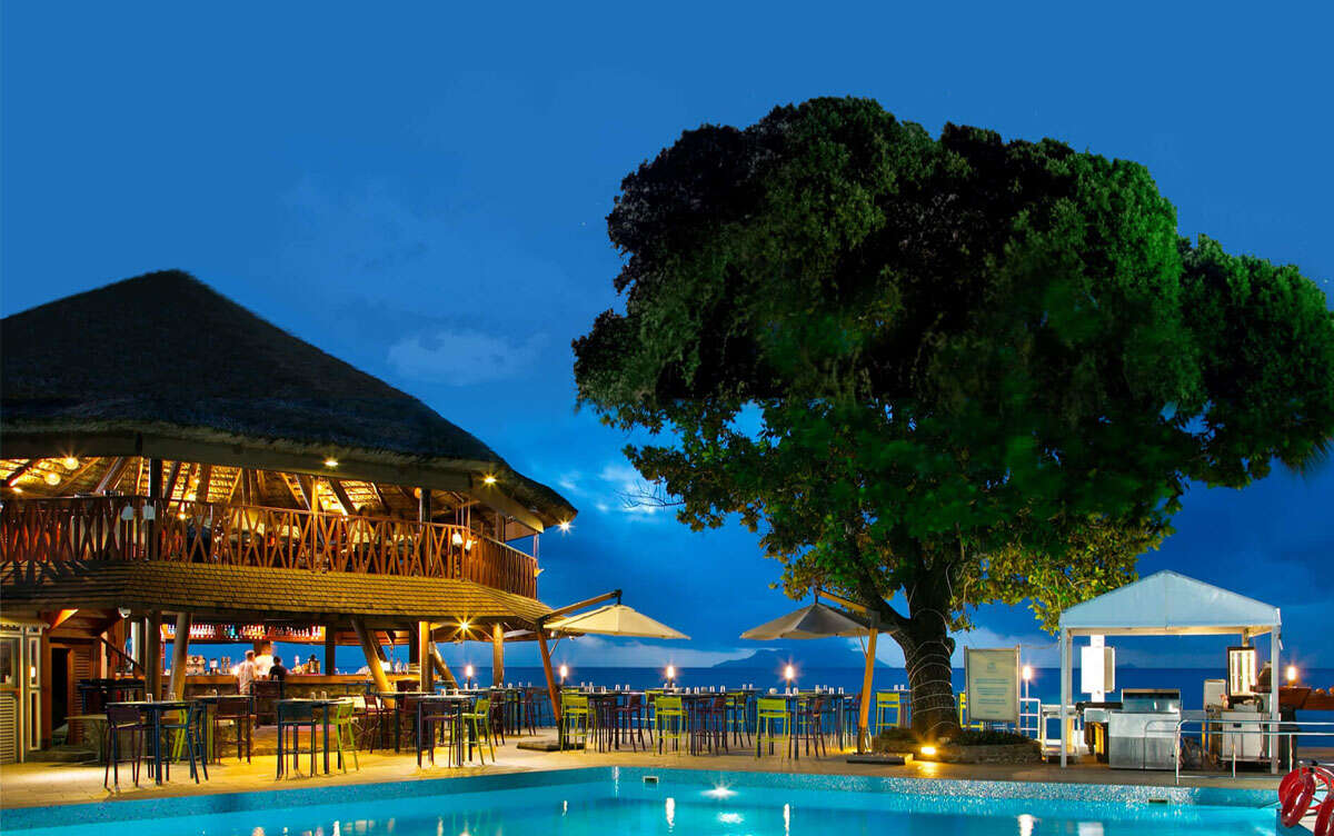 Seychelle-szigetek / Coral Strand Smart Choice Hotel**** / Mahé ...